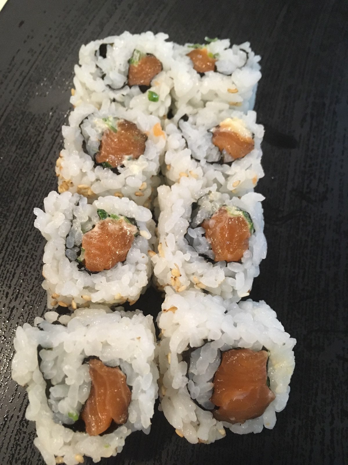 Spicy Crunchy Salmon Roll